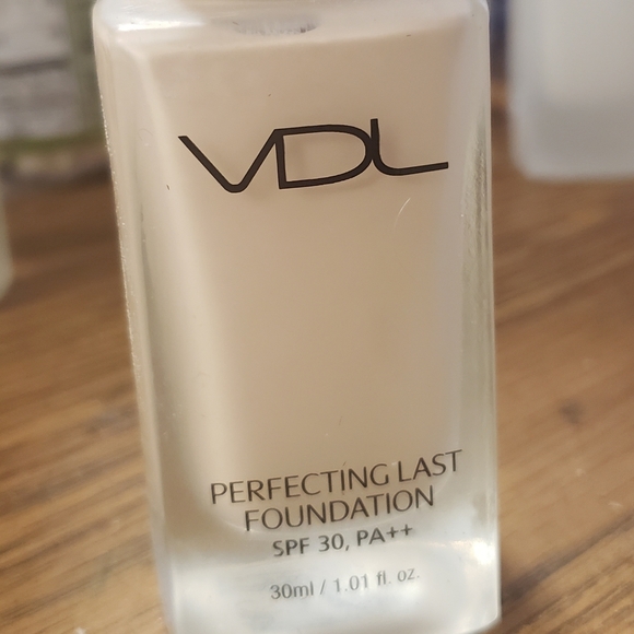 Makeup | Vdl Perfecting Last Foundation | Poshmark